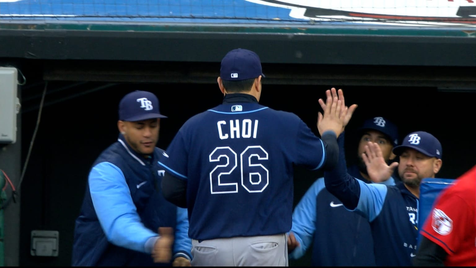 Ji-Man Choi makes a leaping snag to close out the 1st | 09/29/2022 ...
