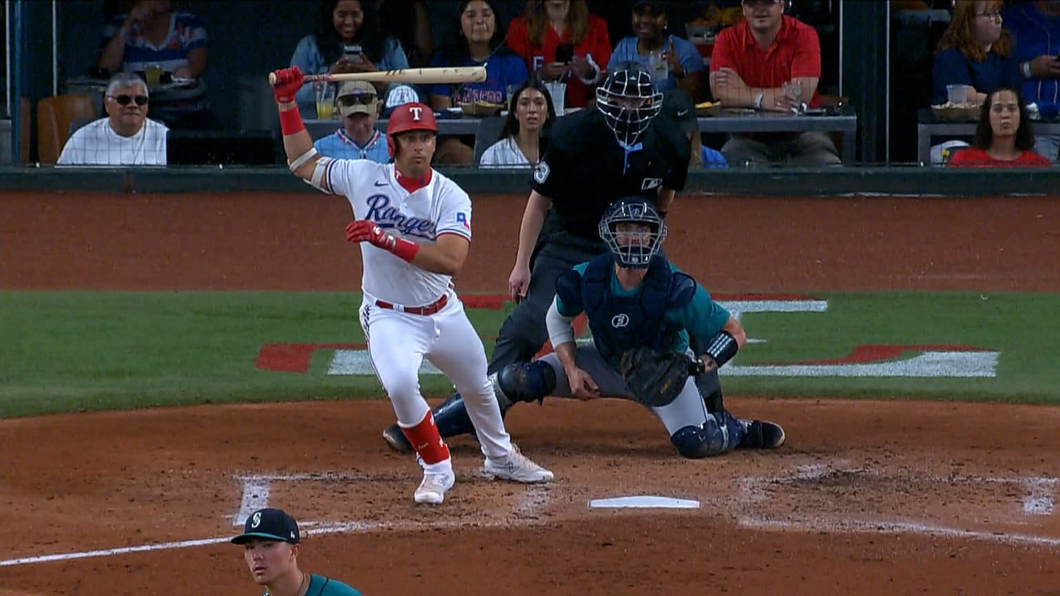 Nathaniel Lowe lofts an RBI single to left center | 06/03/2023 | Texas ...