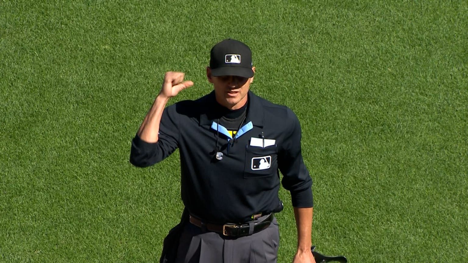 Donovan Walton nabs José Fermín after review | 09/29/2024 | MLB.com