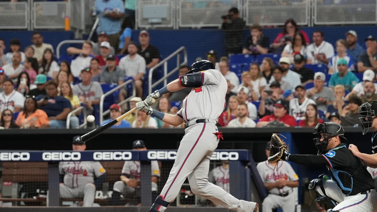 Austin Riley's RBI double | 04/12/2024 | MLB.com