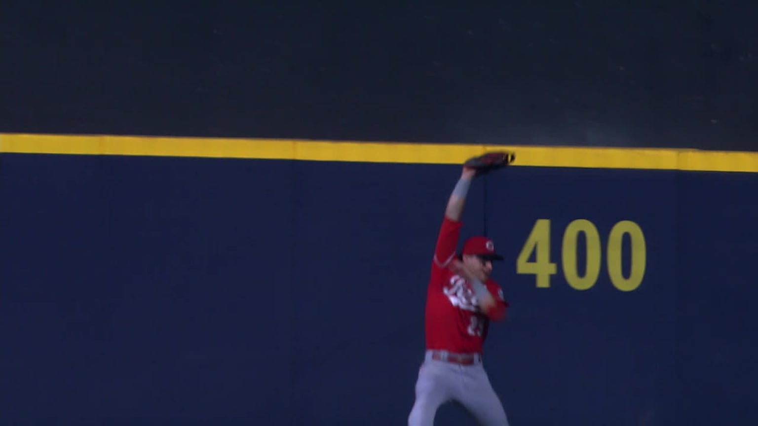 TJ Friedl makes a great jumping catch in the 3rd | 07/07/2023 ...