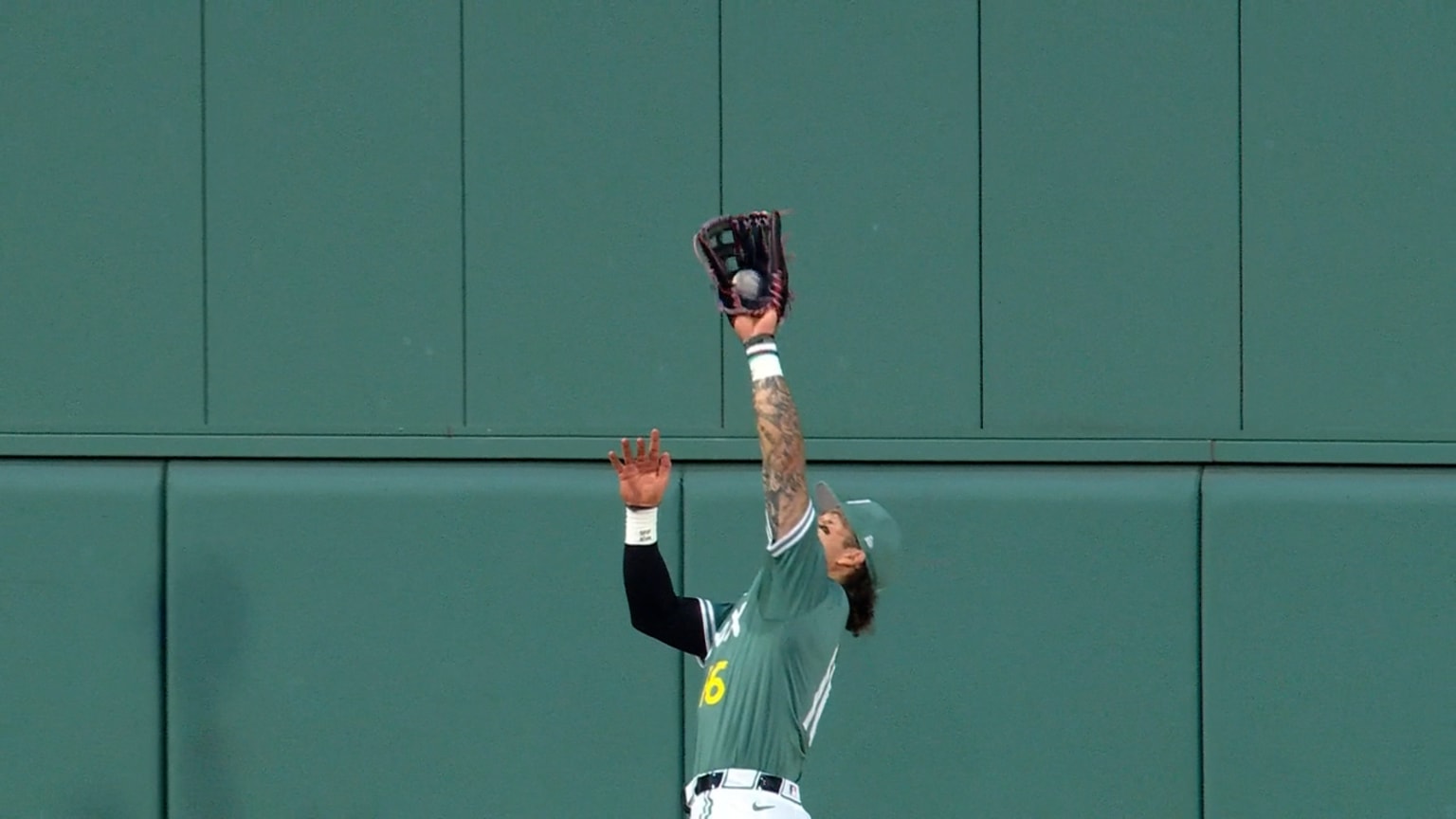 Daily Dash: Cruz's incredible throw, Durran's leap | 08/02/2025 | San ...