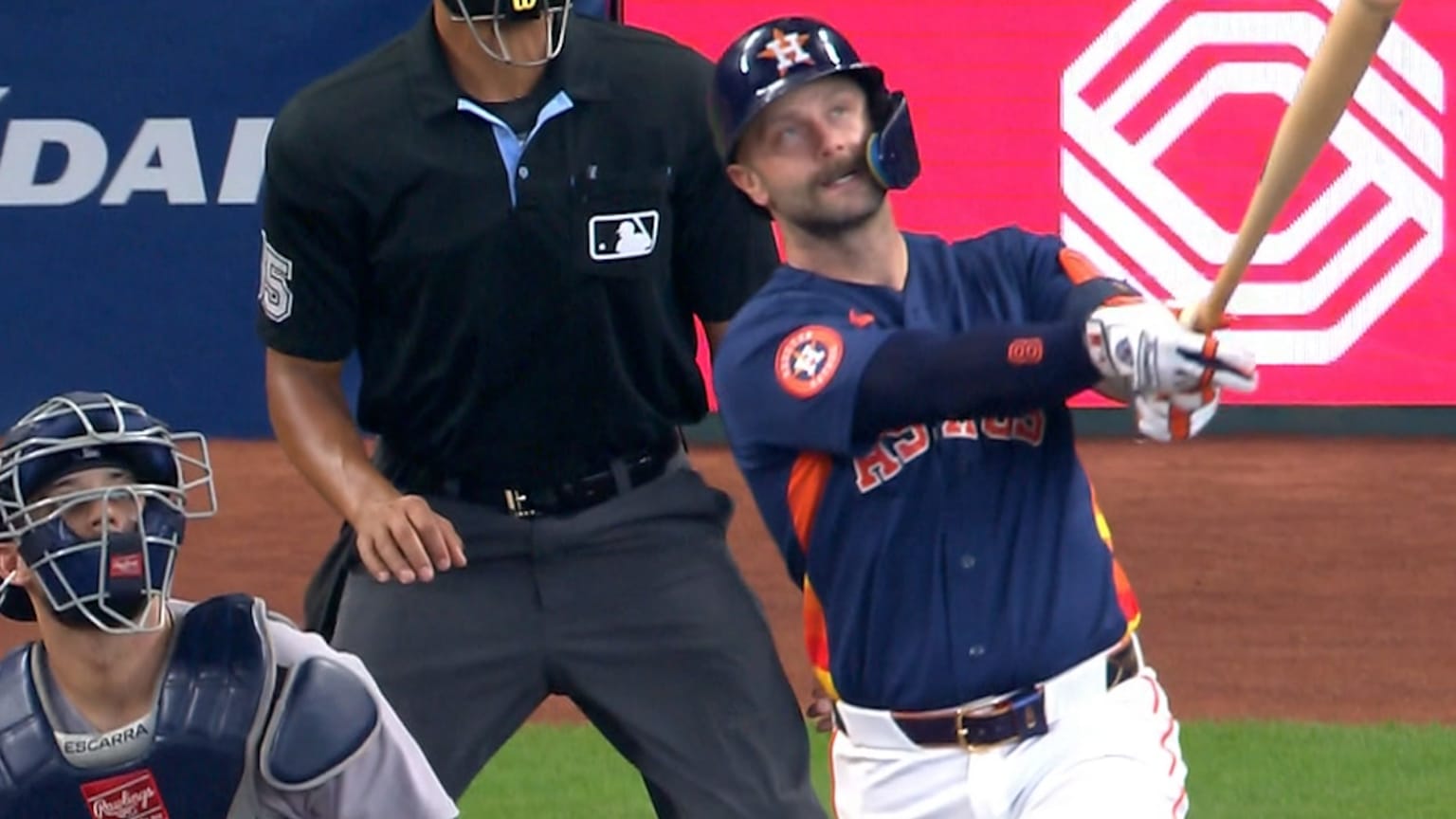 Christian Walker's two-run double | 04/26/2026 | MLB.com