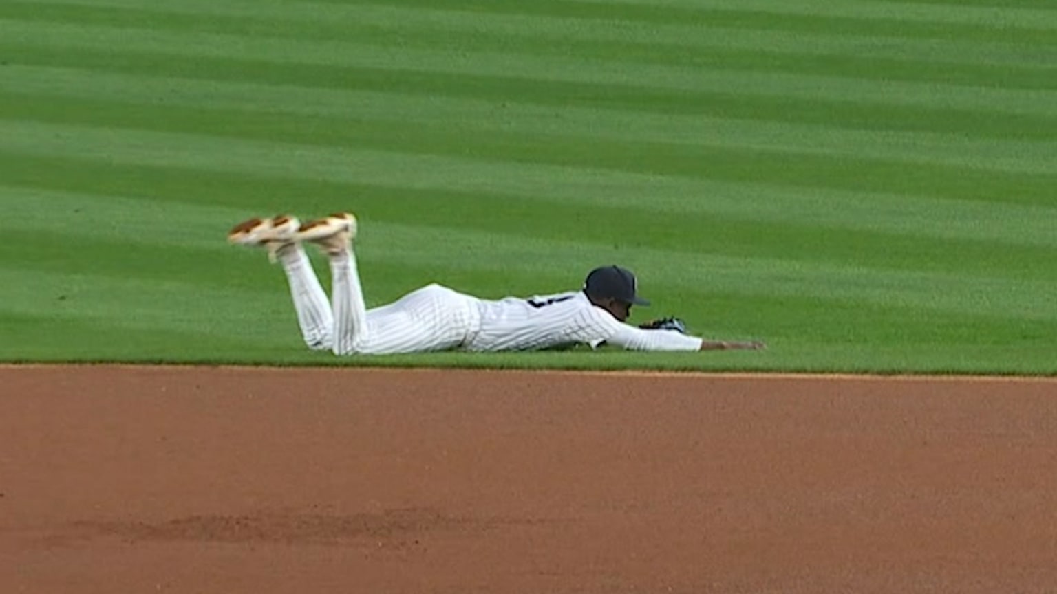 Jazz Chisholm Jr.'s fantastic diving catch | 04/25/2025 | New York Yankees