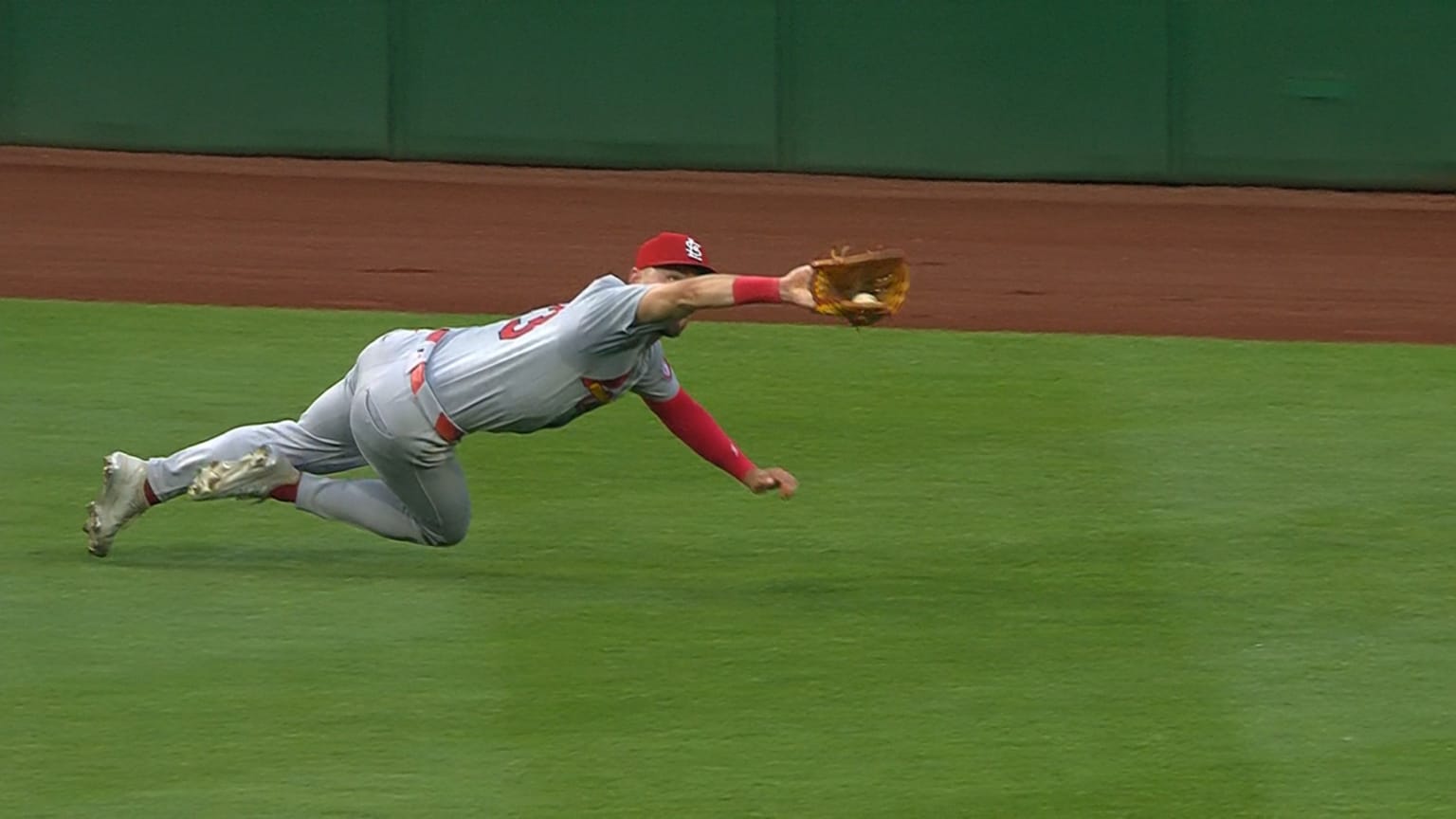 Daily Dash: Isbel's risky catch, Robert Jr.'s dive | 07/03/2024 | MLB.com