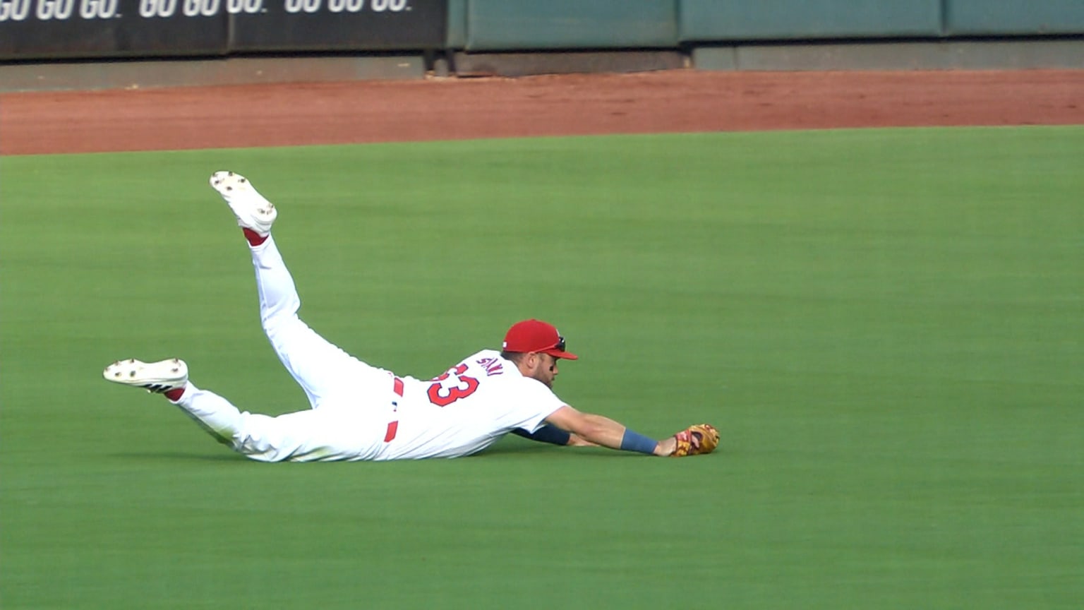 Michael Siani atrapa la pelota deslizándose | 26/06/2024 | Los ...