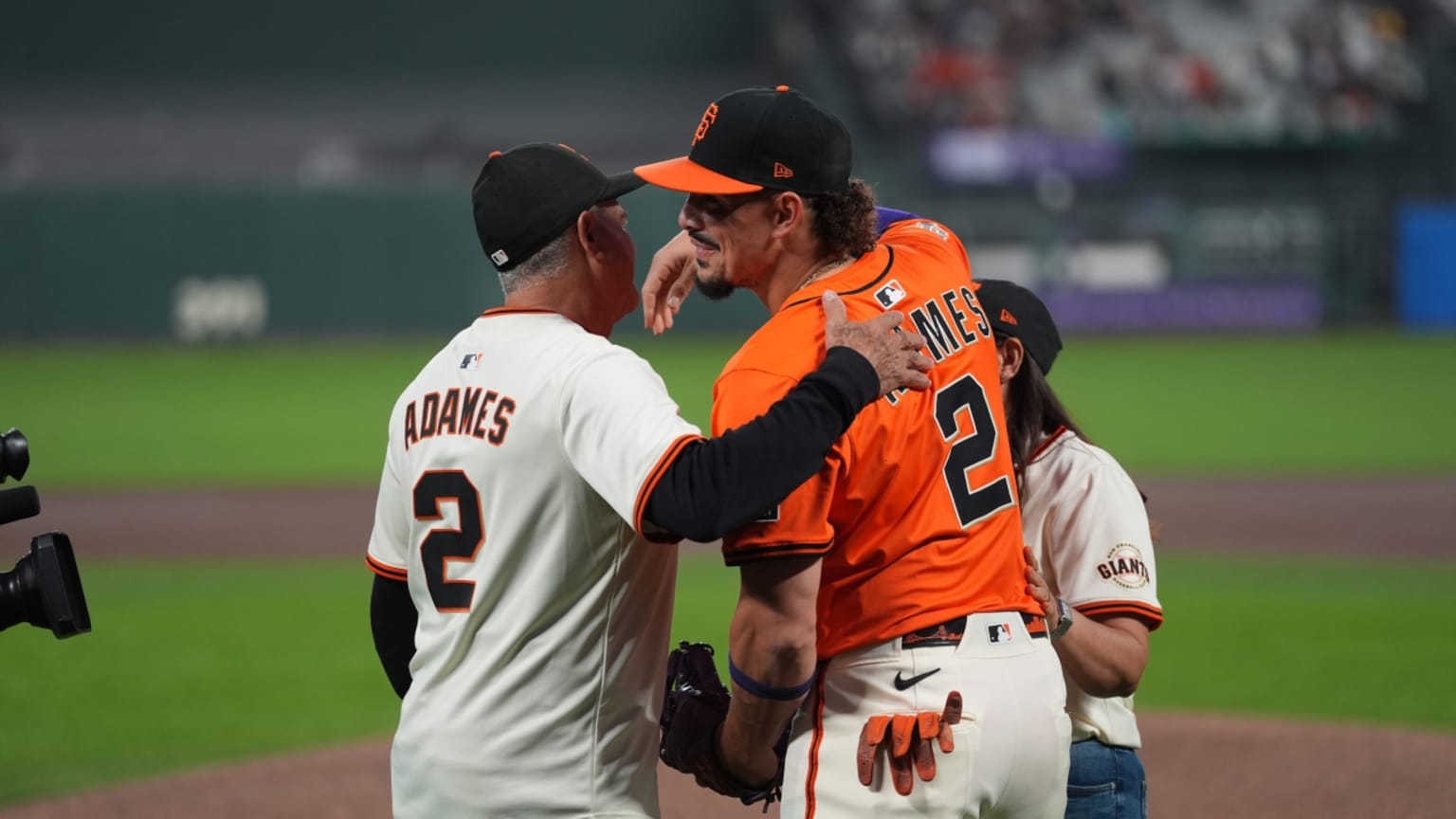 Willy Adames' parents throw out first pitches | 09/26/2025 | MLB.com