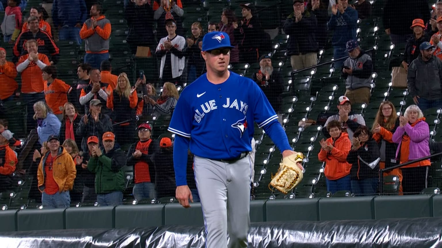 Trent Thornton earns his first career save | 10/05/2022 | Seattle Mariners