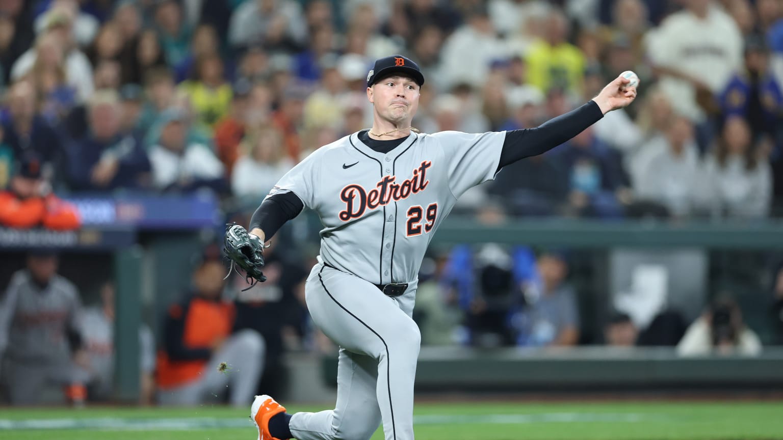 Tarik Skubal's incredible barehanded play | 10/10/2025 | MLB.com