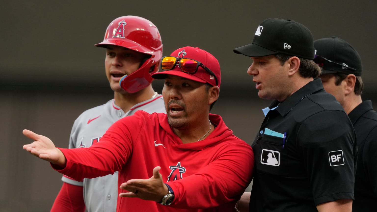 Kurt Suzuki is ejected in the 8th inning | 04/11/2026 | Los Angeles Angels