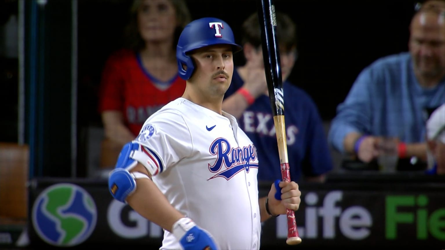 Nathaniel Lowe ties it with a sacrifice fly | 05/18/2024 | Texas Rangers