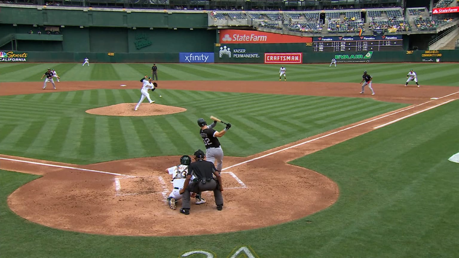 Adrián Martínez is hit on the shoulder by line drive | 09/10/2022 | MLB.com