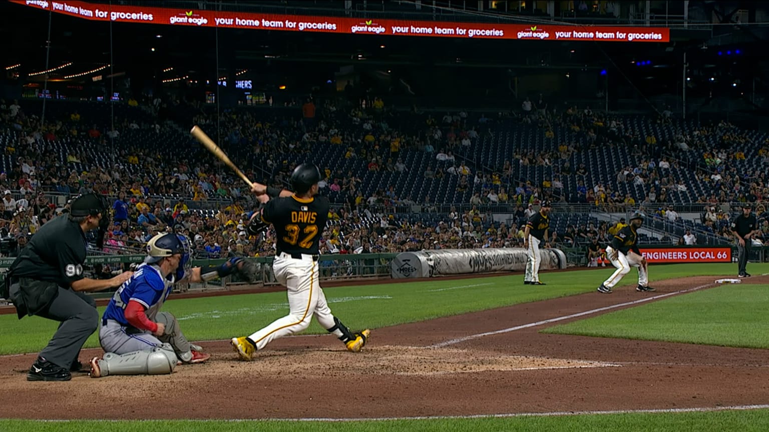 Henry Davis' sacrifice fly | 08/18/2025 | MLB.com