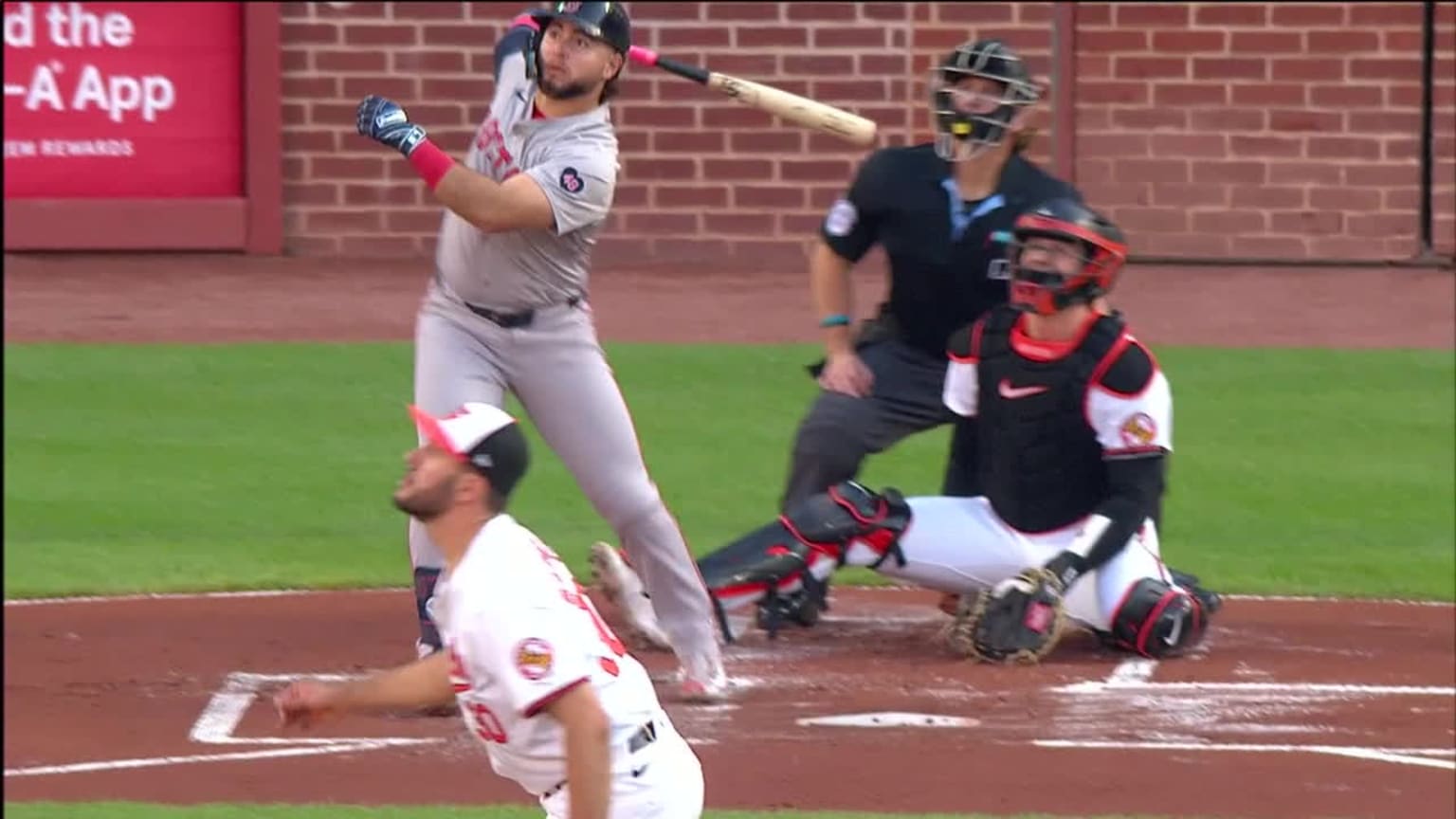 Wilyer Abreu pega HR solitario en la 1ra | 28/05/2024 | Lasmayores.com