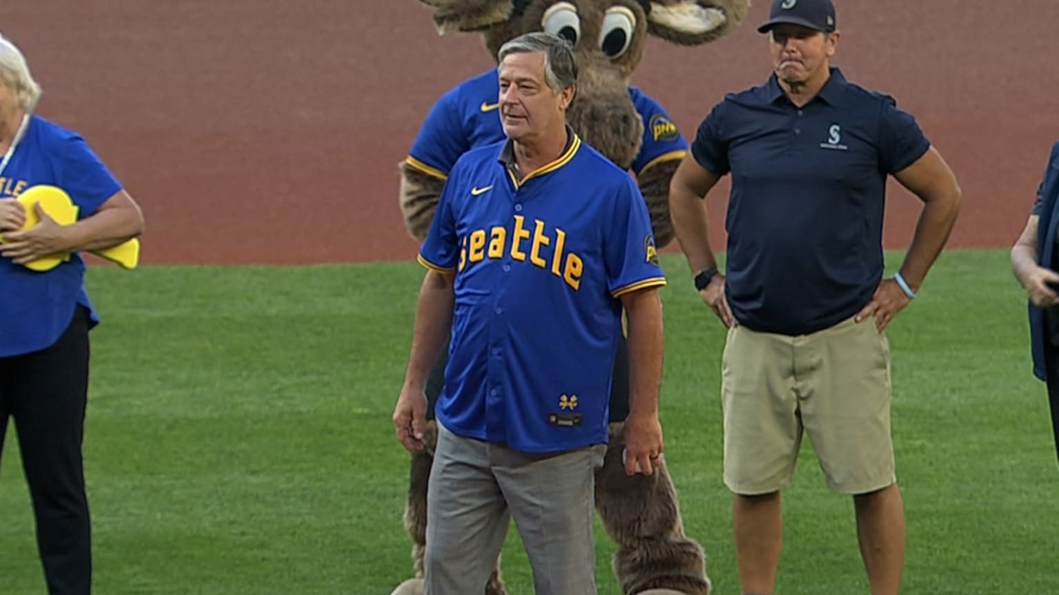 Jamie Moyer realiza el lanzamiento ceremonial | 19/07/2024 | Los ...