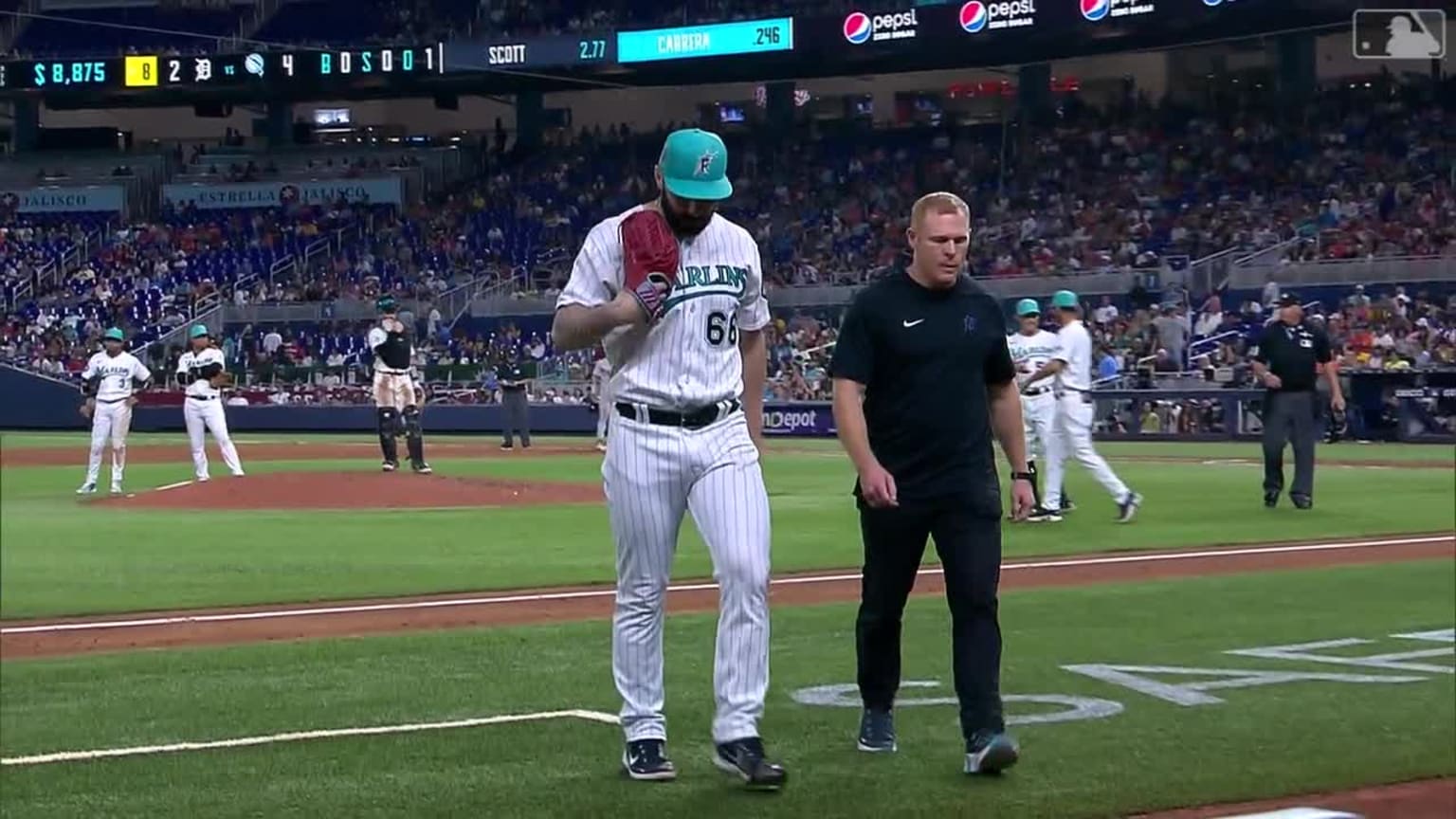 Tanner Scott exits in the 8th with a calf injury | 07/28/2023 | Miami ...
