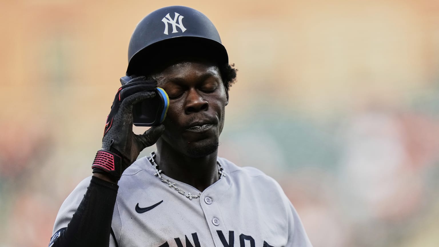 Jazz Chisholm Jr. doubles, exits with apparent injury | 04/29/2025 | New York Yankees