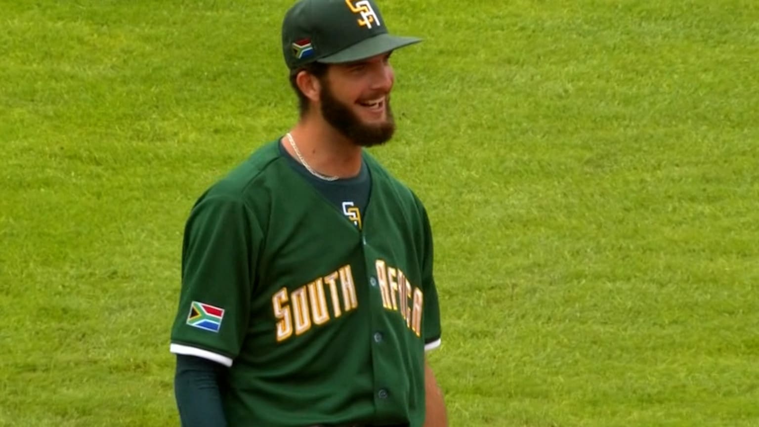 Tyler Smith goes vertical for a sweet catch | 09/16/2022 | MLB.com