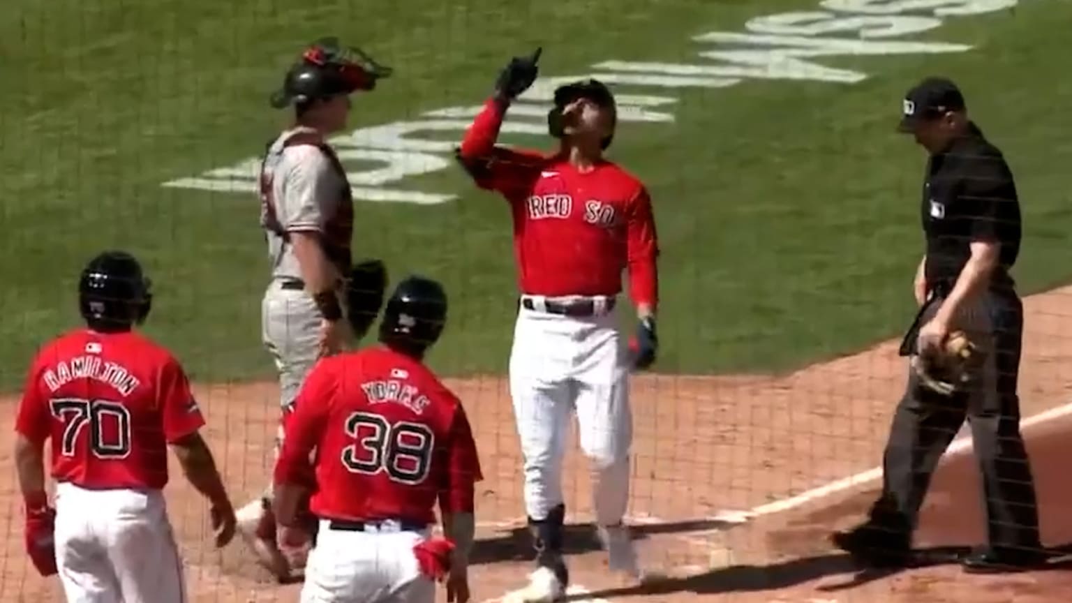 Mark Contreras belts a three-run homer to right field | 02/23/2024 ...