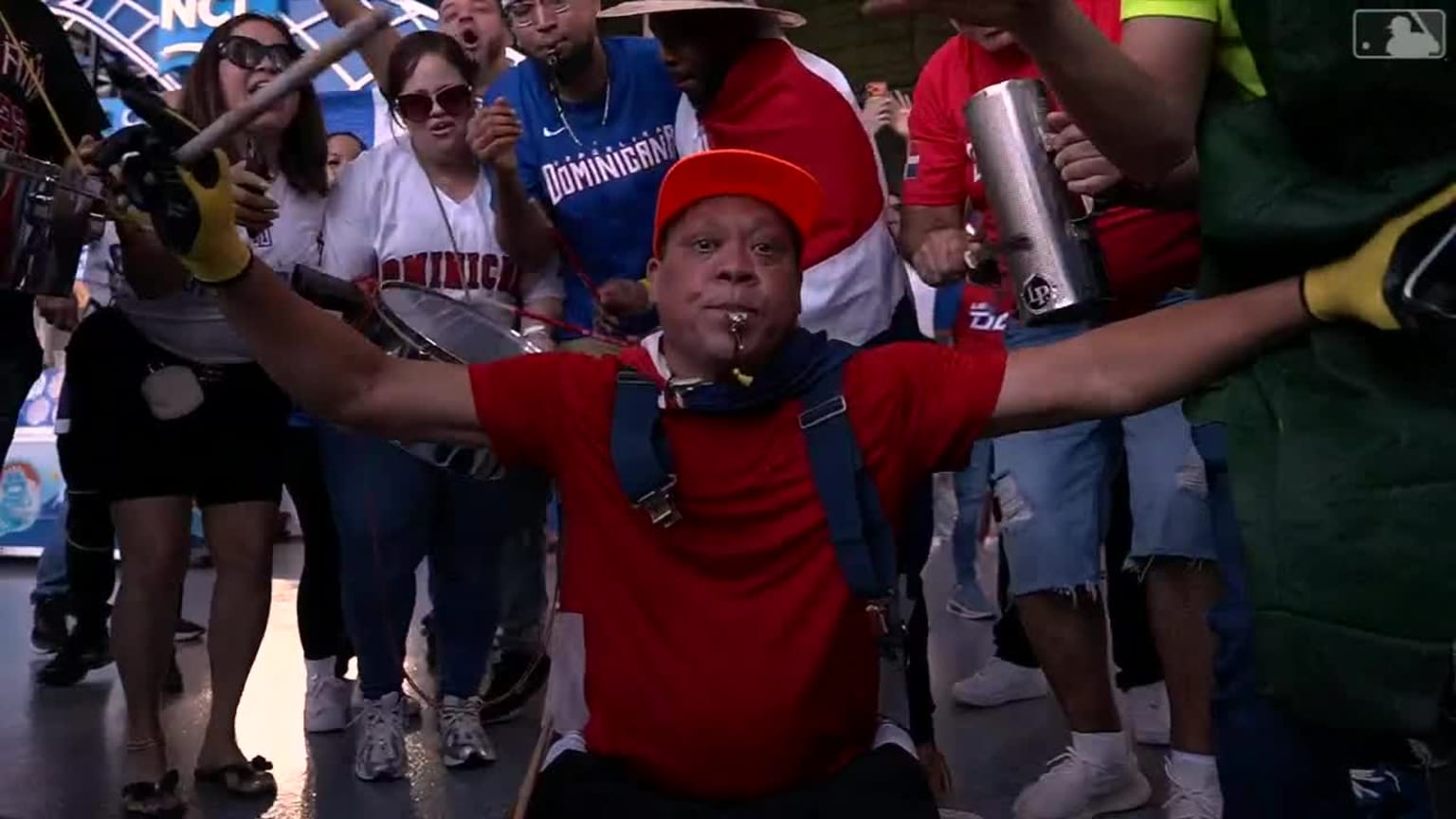 Dominican Republic erupt for six runs in the 5th | 03/08/2026 | MLB.com