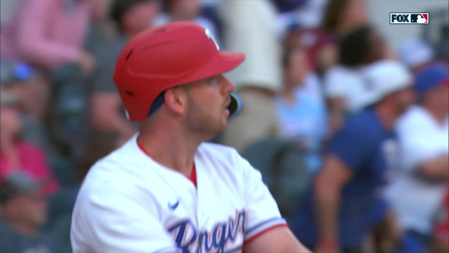 Mitch Garver jacks his second HR of the game to left | 04/01/2023 ...