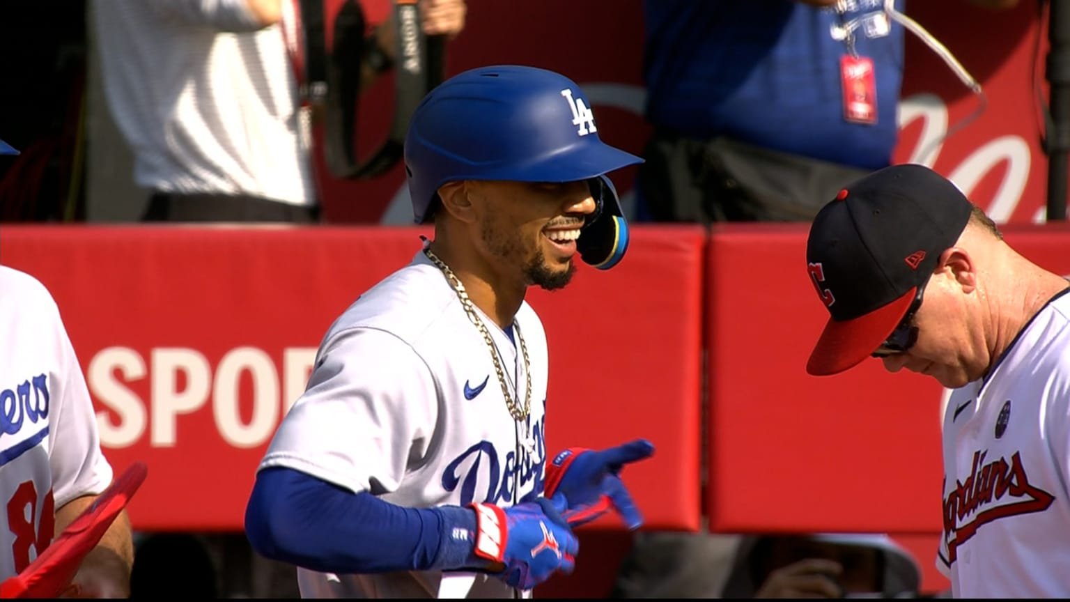 Mookie Betts drills an RBI single in the 3rd inning | 08/24/2023 | Los ...