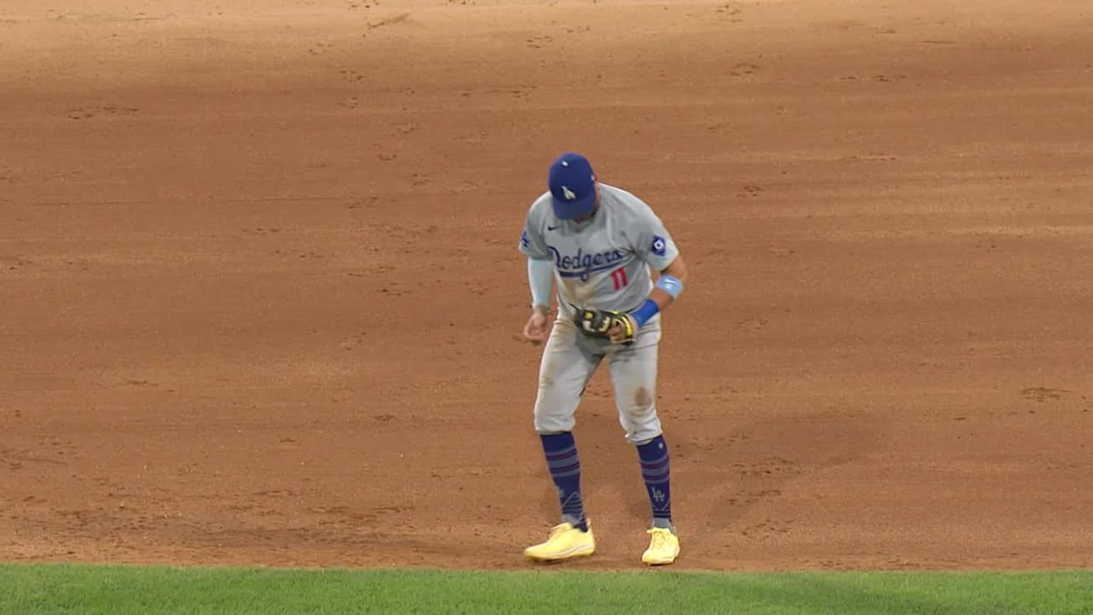 Miguel Rojas' jumping catch | 06/25/2024 | MLB.com