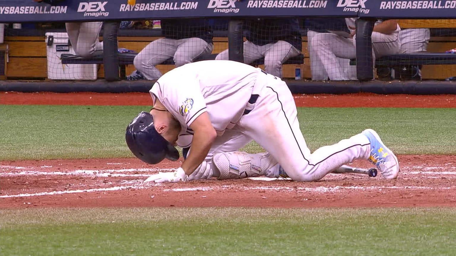 Brandon Lowe fouls one off knee in the 7th inning | 09/21/2023 | Tampa ...