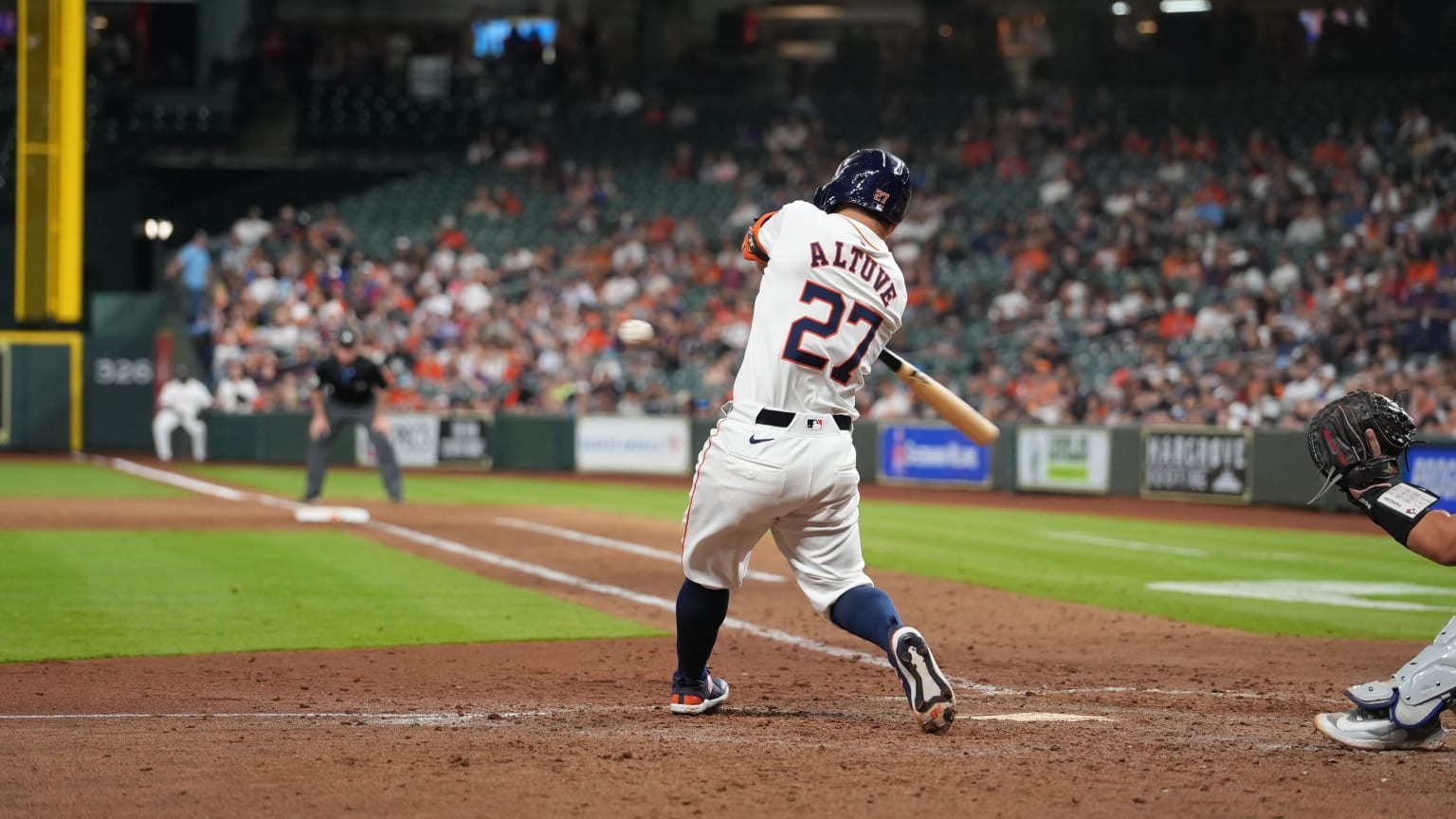 Jose Altuve's solo home run (3) | 04/03/2024 | Houston Astros