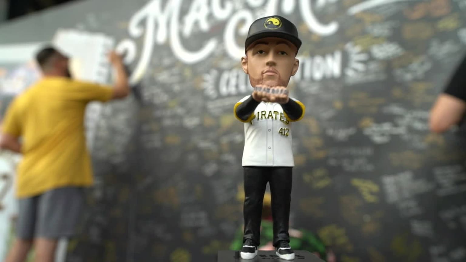 Pirates give out Mac Miller bobbleheads at PNC Park | 07/19/2025 | MLB.com