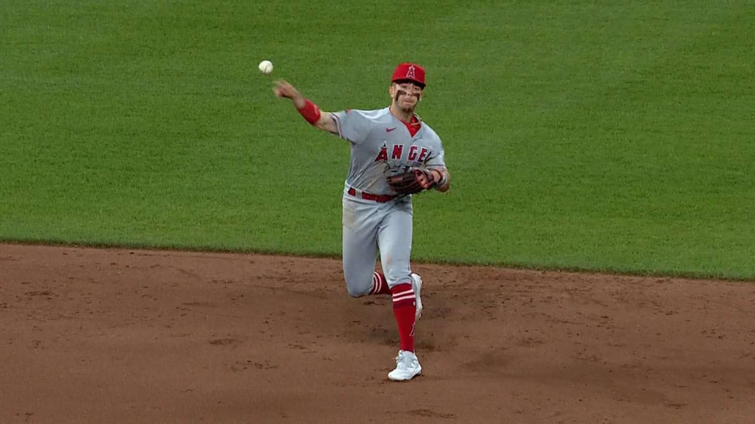 Zach Neto makes a nice play and throw to first | 05/17/2023 | Los ...