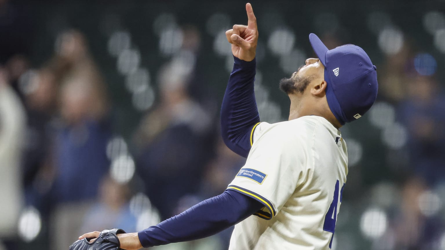 Grant Anderson closes out win | 04/15/2025 | Milwaukee Brewers