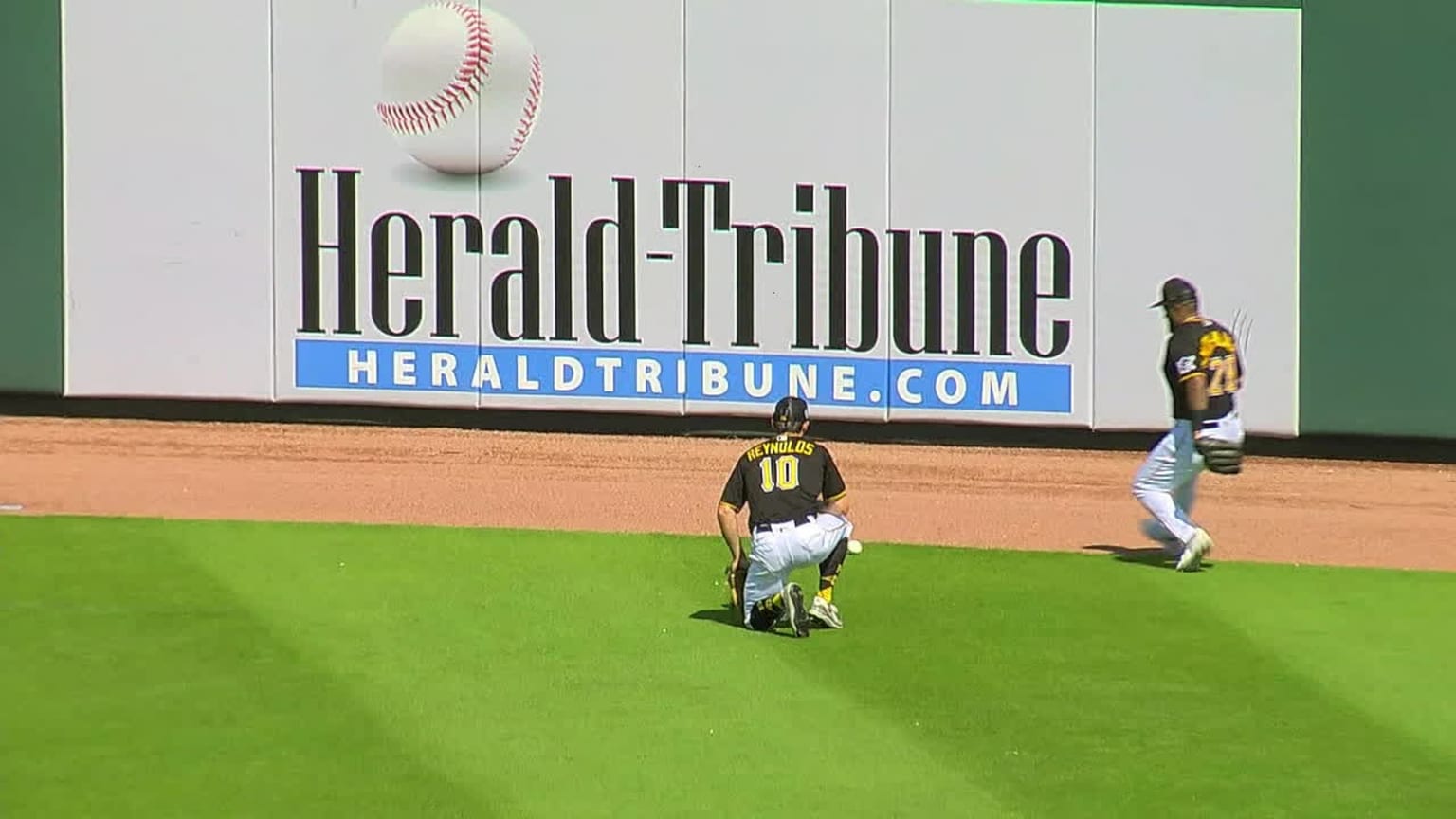 Rob Brantly smacks an RBI triple to right field | 03/07/2023 | Toronto ...