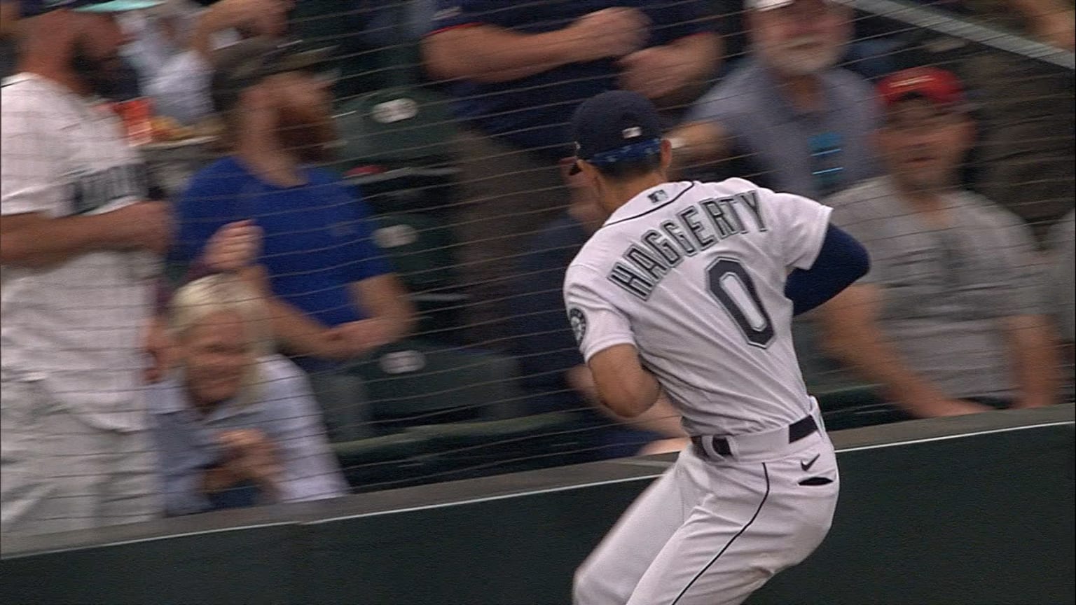 Sam Haggerty makes a juggling catch in foul territory | 09/11/2022 ...