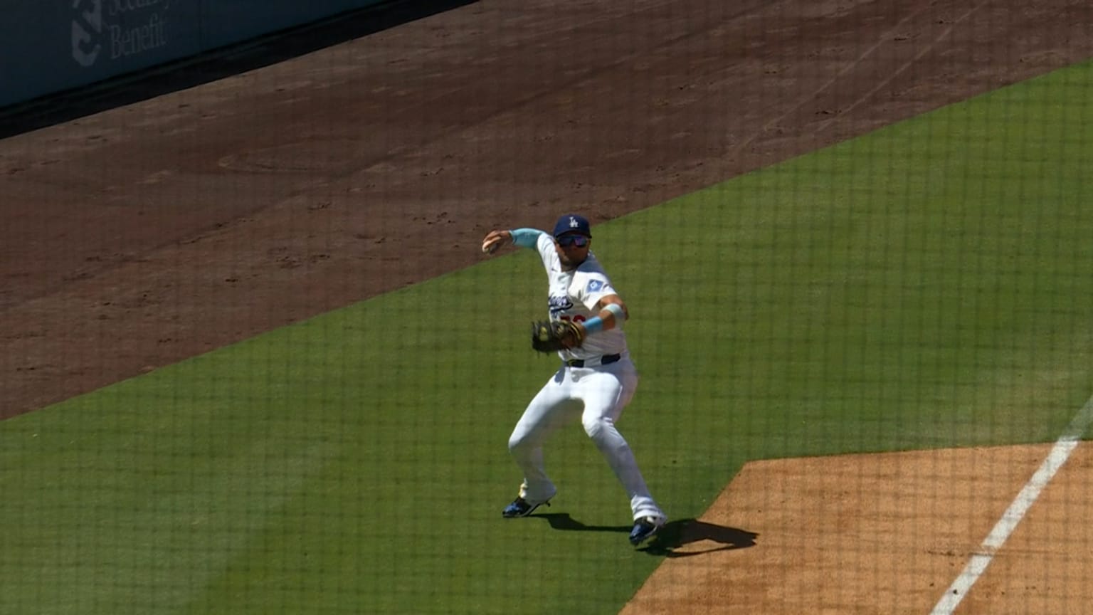 Miguel Rojas sliding play | 07/06/2025 | Los Angeles Dodgers