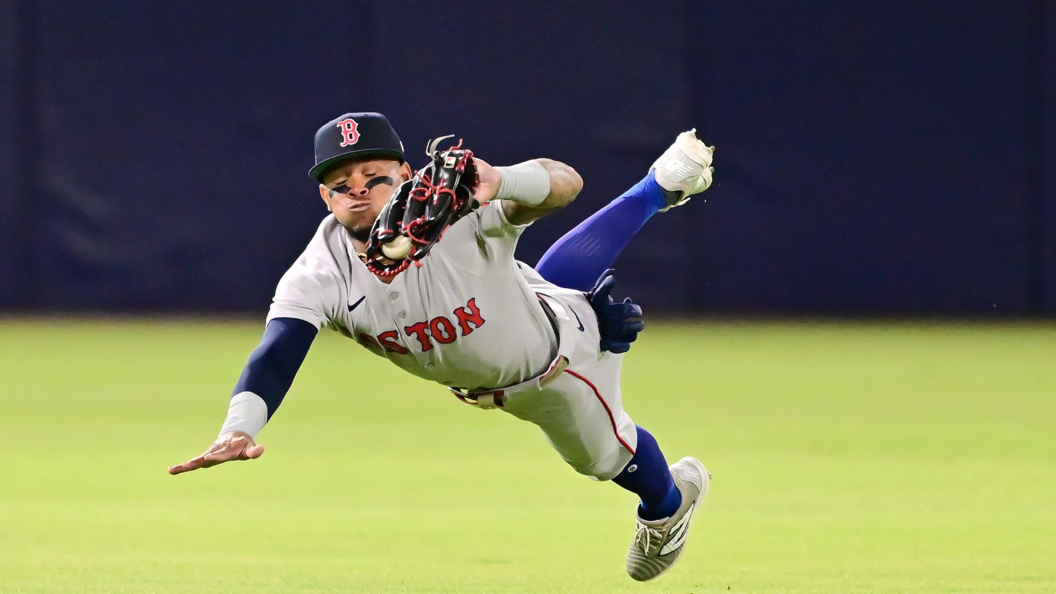 Ceddanne Rafaela's diving catch | 04/15/2025 | Boston Red Sox