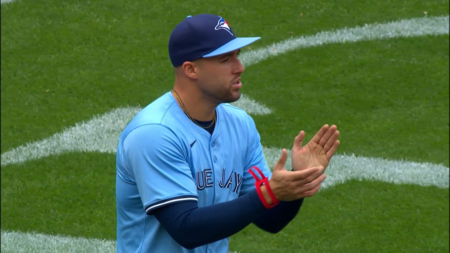 Jonatan Clase's catch secures Blue Jays' win | 06/07/2025 | Toronto ...