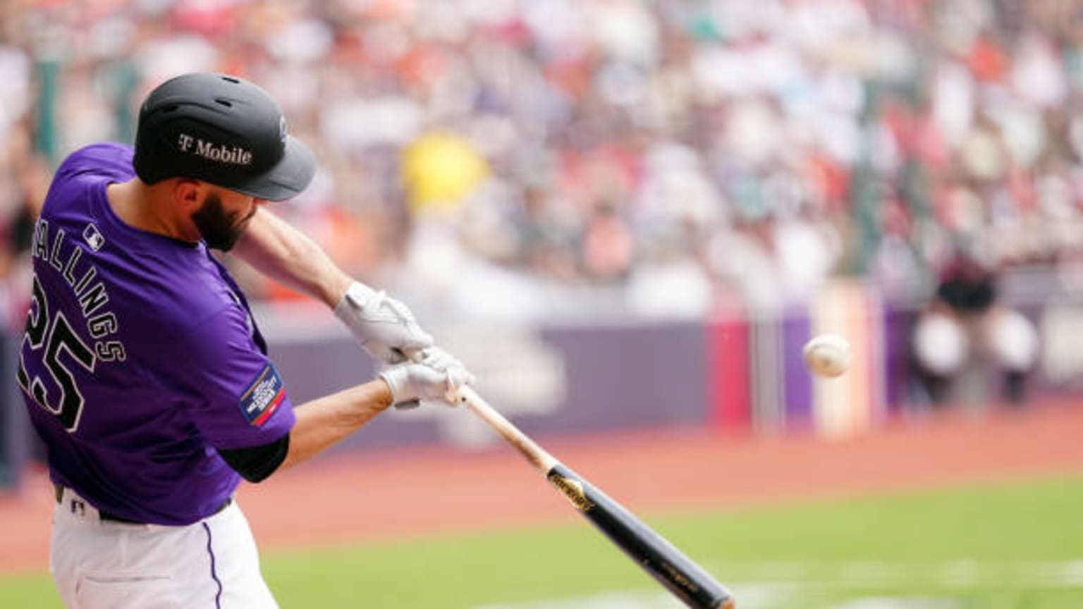 Jacob Stallings skies a sacrifice fly | 04/28/2024 | Colorado Rockies