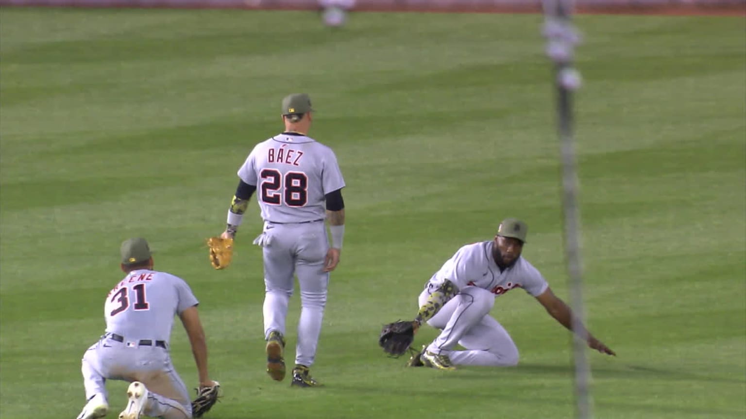 Báez tracks a ball into center, hauls in the catch | 05/19/2023 ...