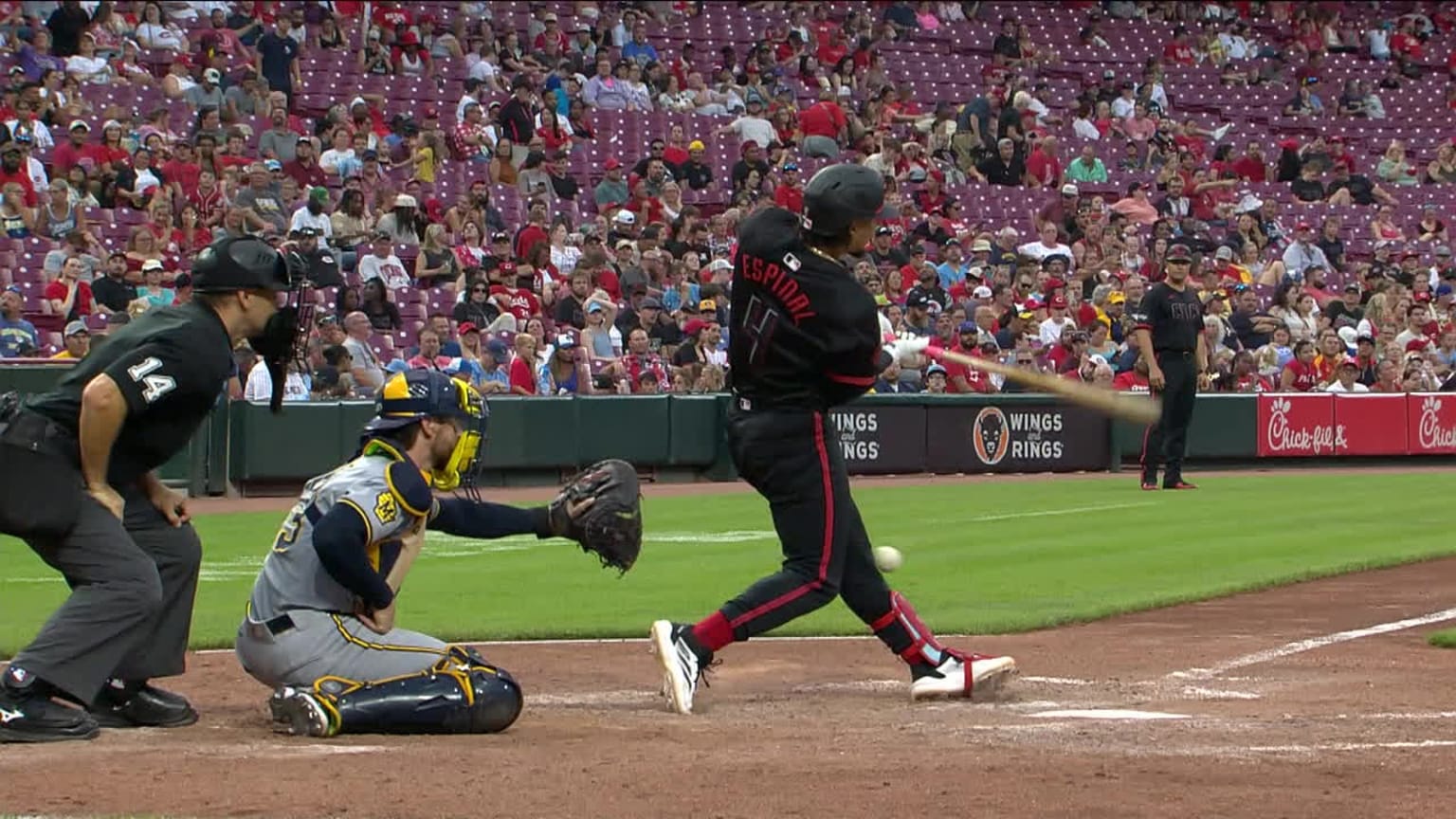 Espinal exits after hitting a foul ball off his leg | 08/30/2024 ...