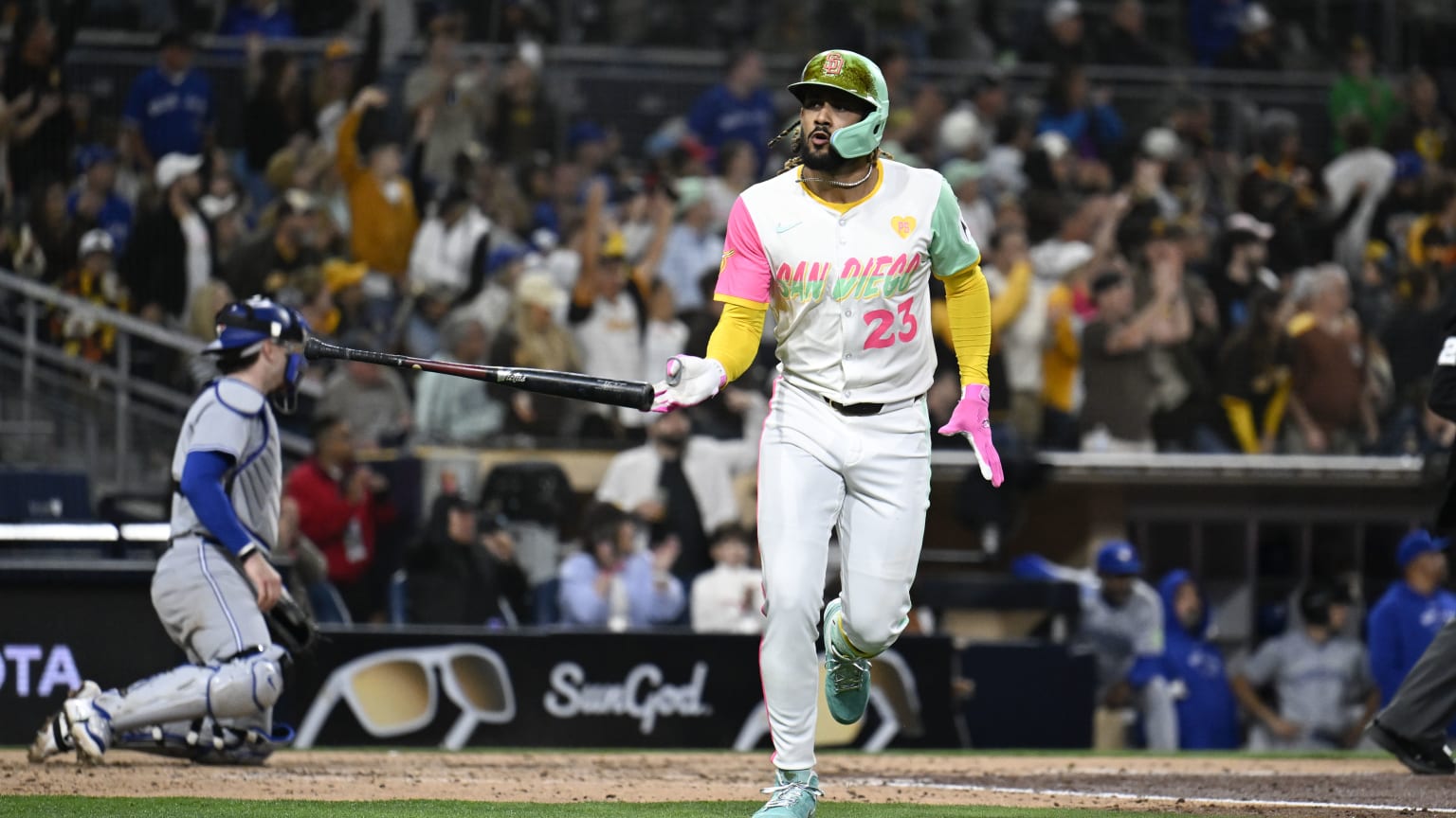 Fernando Tatis Jr. pega jonrón solitario en el 3ro | 19/04/2024 | Los Padres de San Diego