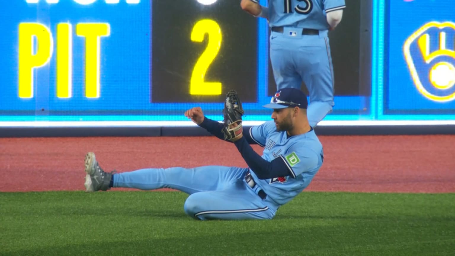Kevin Kiermaier makes an amazing sliding catch | 09/14/2023 | Toronto ...