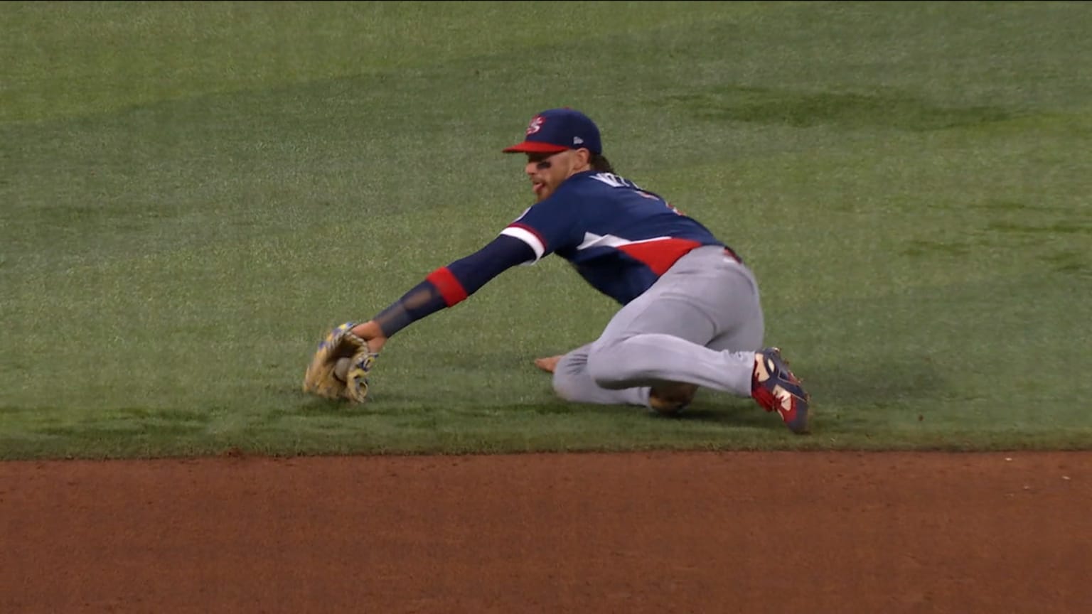 Bobby Witt Jr.'s great sliding stop | 03/15/2026 | MLB.com