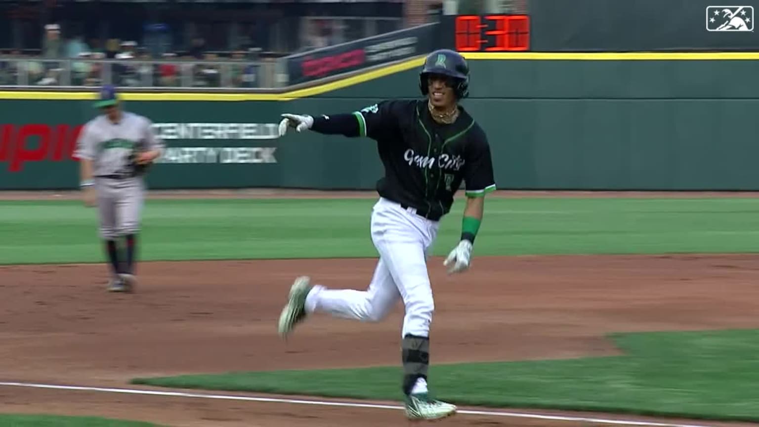 Edwin Arroyo crushes a two-run home run to right | 06/08/2023 ...