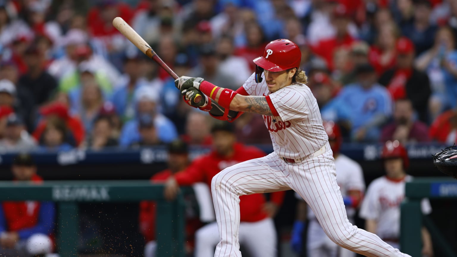 Phillies score a run on a double play | 05/18/2024 | Philadelphia Phillies