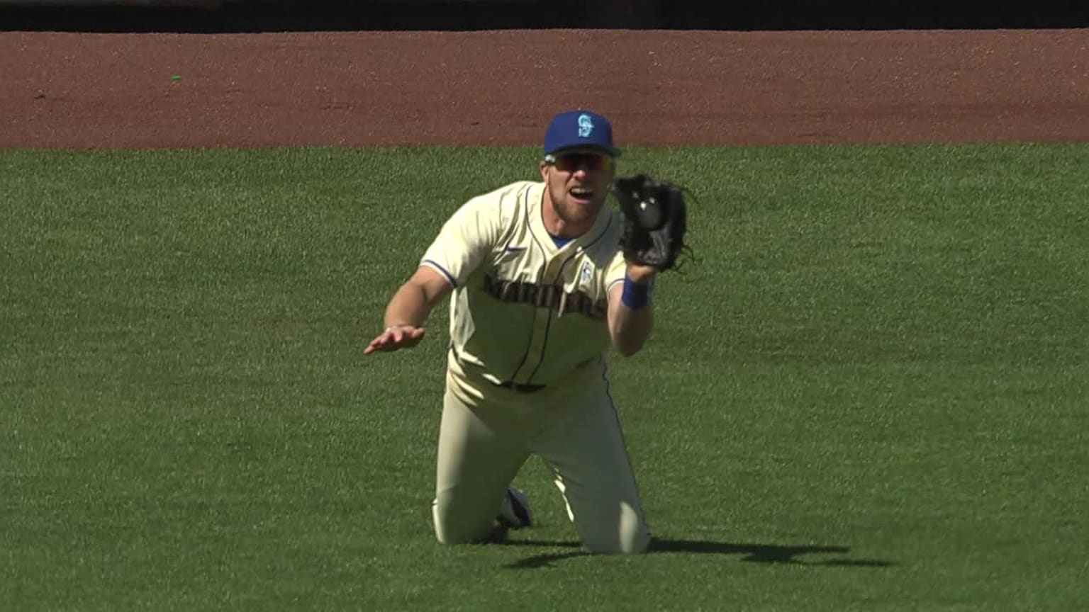 Luke Raley's diving catch | 06/16/2024 | Seattle Mariners