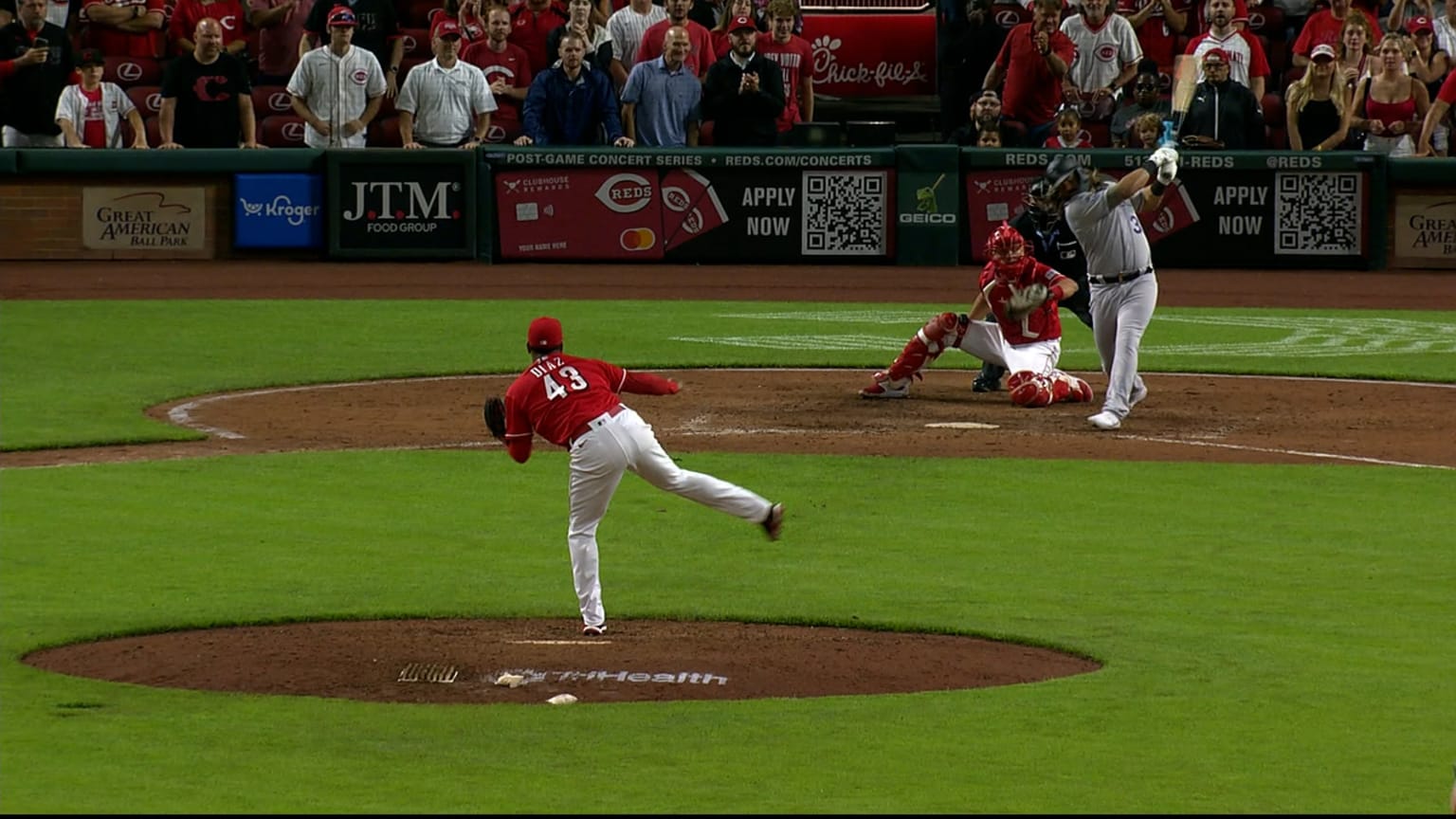 Alexis Díaz escapes bases-loaded jam to seal 8-6 win | 06/20/2023 ...