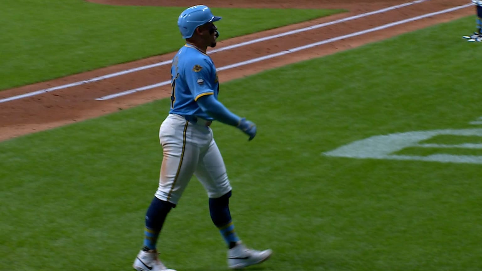 William Contreras scores on a balk | 06/27/2025 | MLB.com