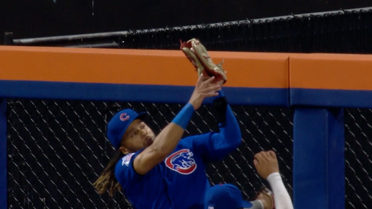 Michael Hermosillo makes an excellent leaping catch | 09/14/2022 ...