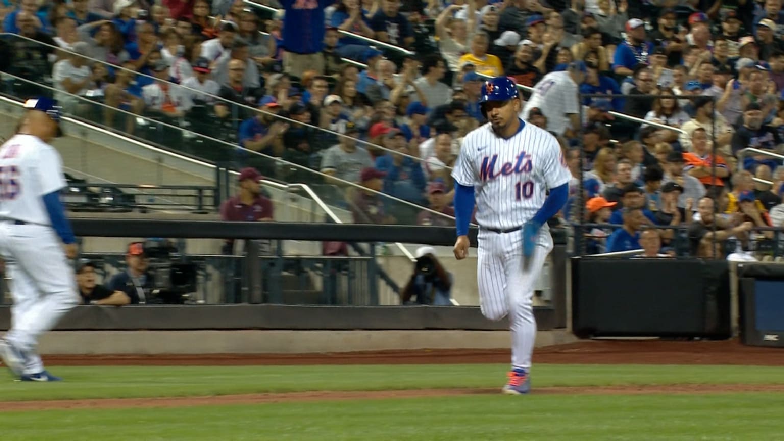 Pete Alonso's RBI walk gives the Mets their fifth run | 09/17/2022 ...